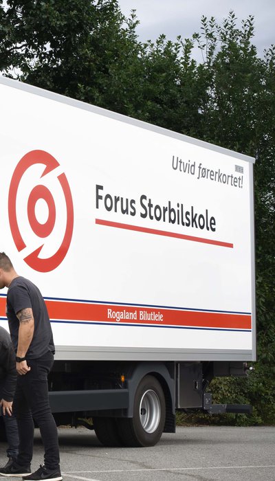 Førerkort Klasse C1 – Opplæring for Lett Lastebil hos Forus ...