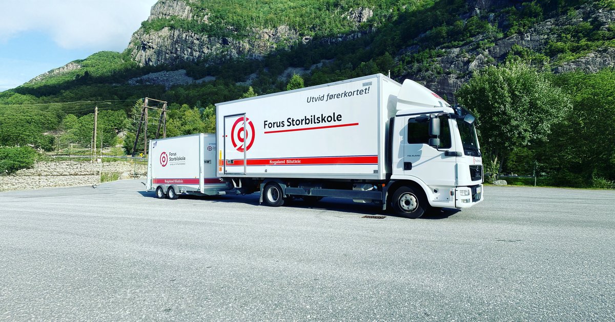 Førerkort Klasse C1E – lett lastebil med henger | Forus Storbilskole AS